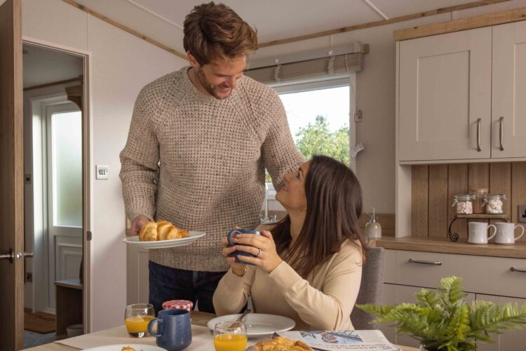 10 Romantic UK Short Break Ideas for Couples | Lovat Parks